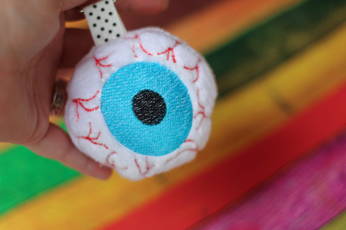 Creepy Eye Ball Fluffy Puff Design Set- In the Hoop Embroidery Design ...