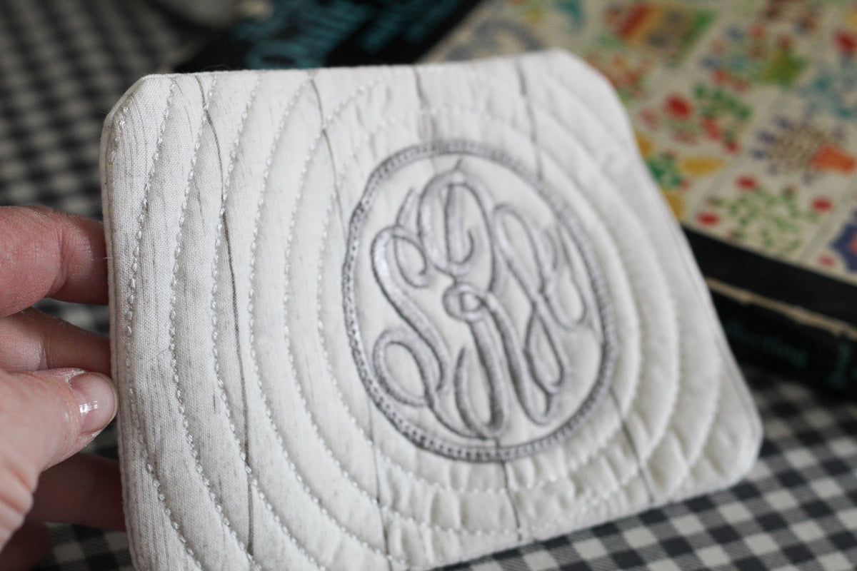 Circle Monogram Frame Mug Rug – Designs By Babymoon