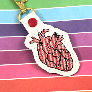 Anatomical Heart snap tab for 4x4 hoops – Designs By Babymoon